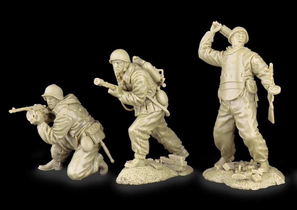 Plastic Platoon Red Army Assualt Troops1a | Warhorse Miniatures